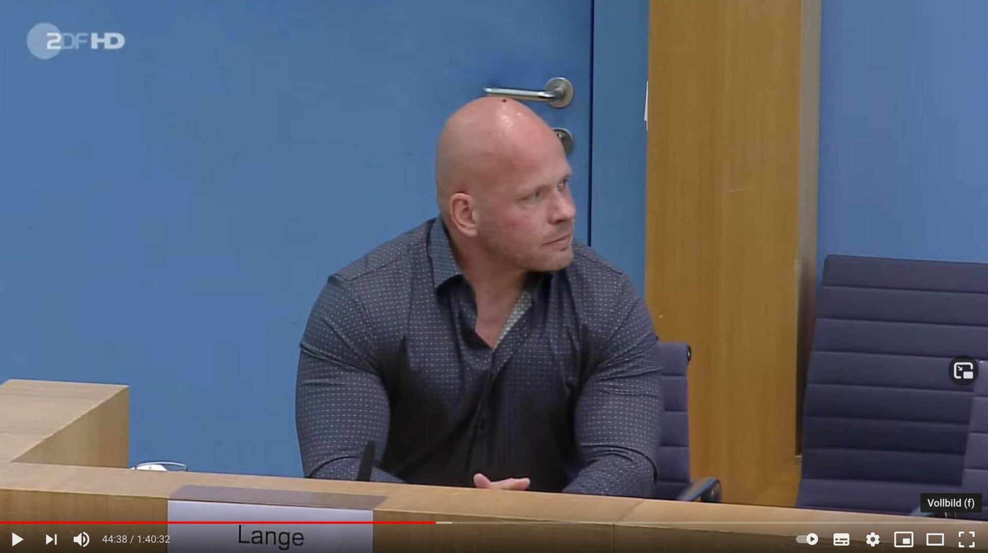 Intensivpfleger Ricardo Lange spricht bei der Bundespressekonferenz ...